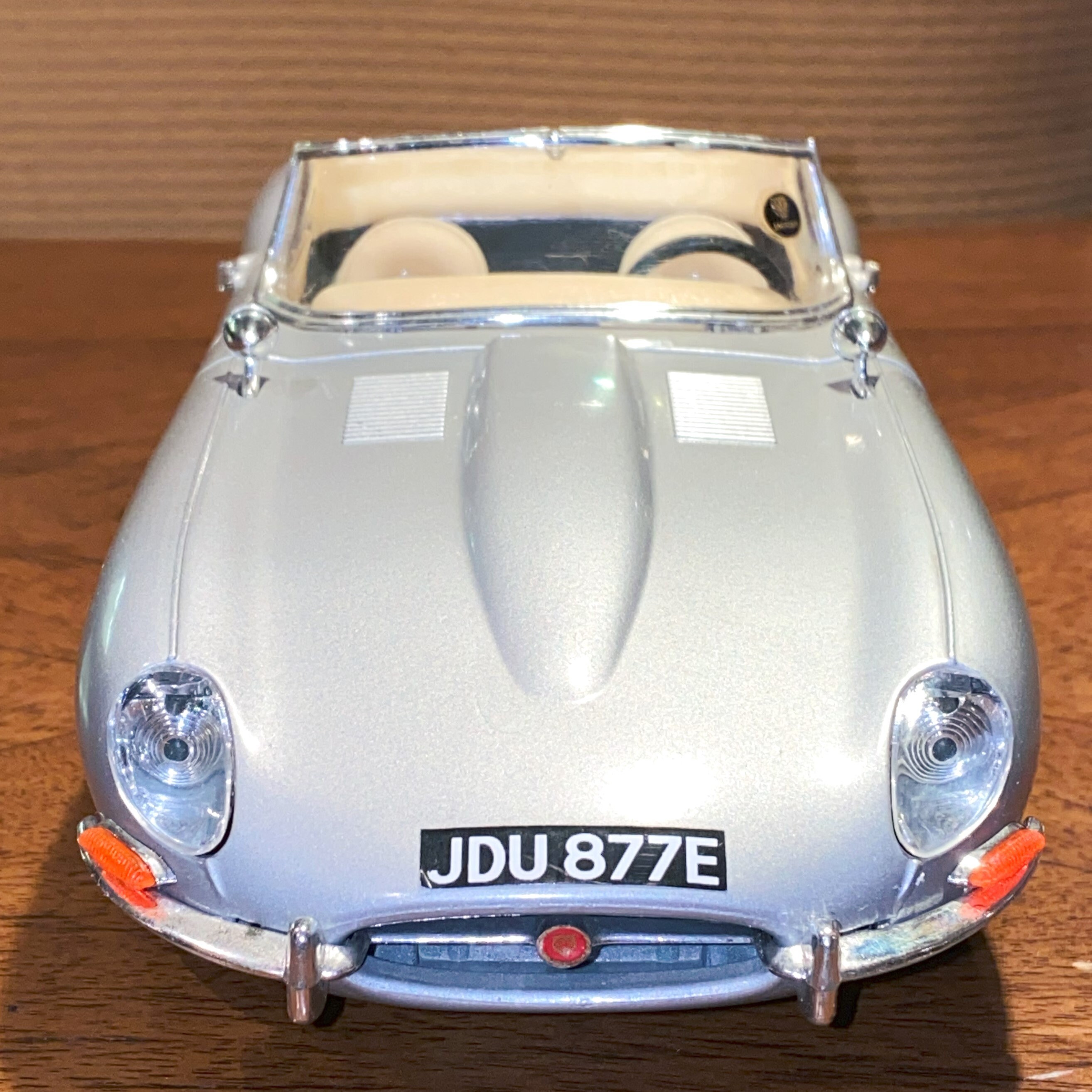 Bburago Jaguar E 1961 Silver Model Car 1/18 Scale - Etsy