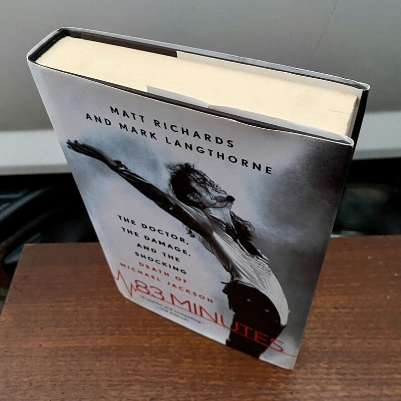 83 MINUTES A Michael Jackson Book by Matt Richards & Mark Langthorne - Etsy