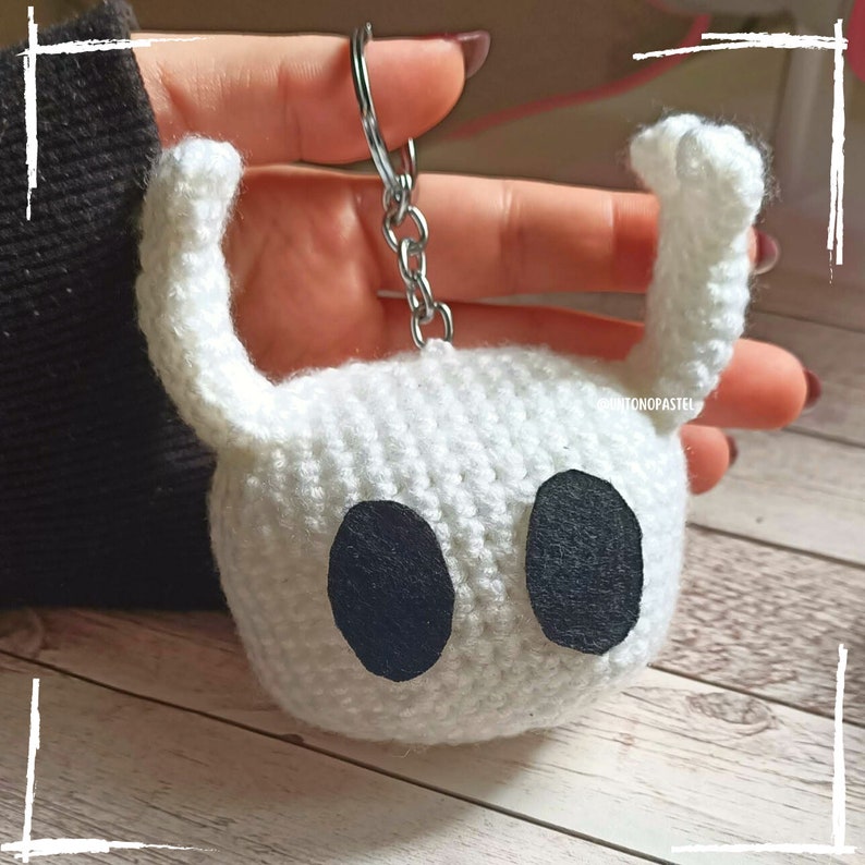 Hollow Knight Keychain - Etsy