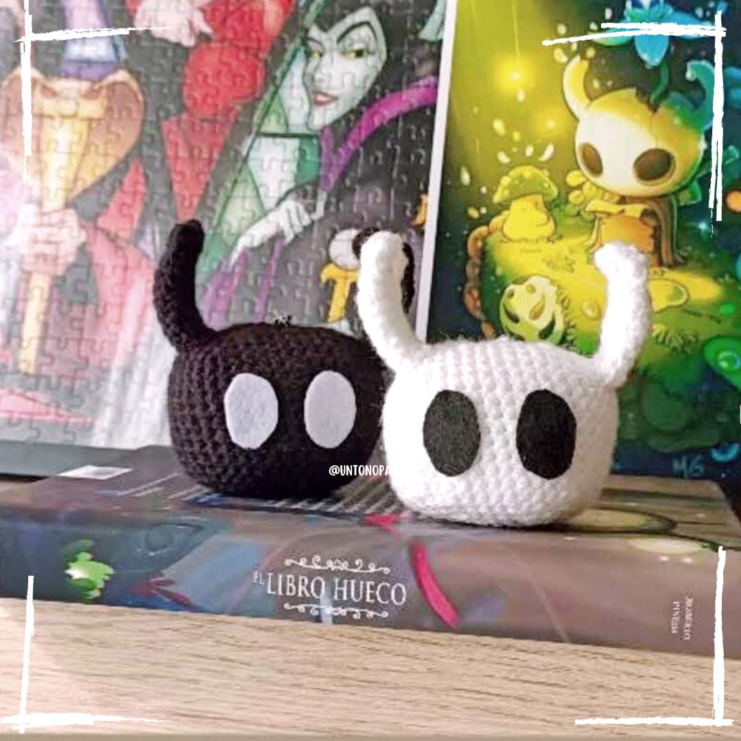 Hollow Knight Keychain - Etsy