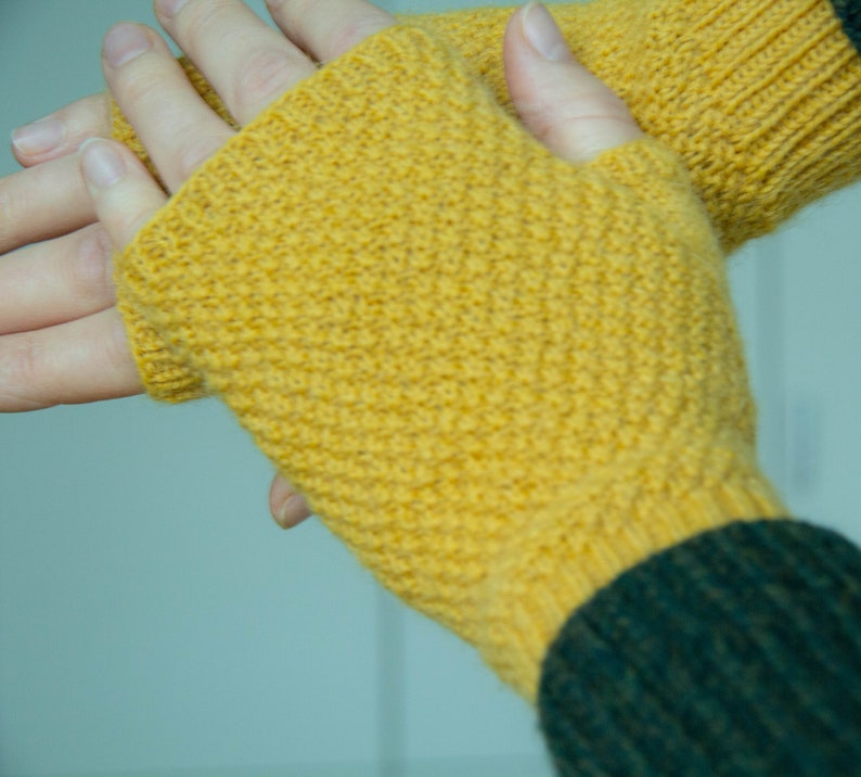Fingerless Gloves Knittinng Pattern for Beginners Minimalist - Etsy