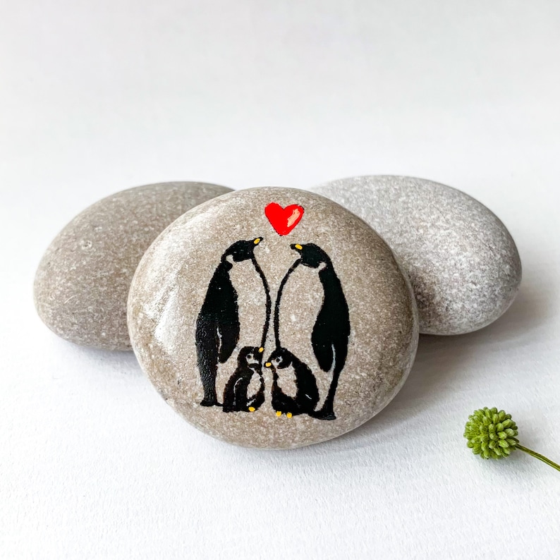 Personalized Penguin Family Pebble Sentimental Gifts for Mothers Day ...
