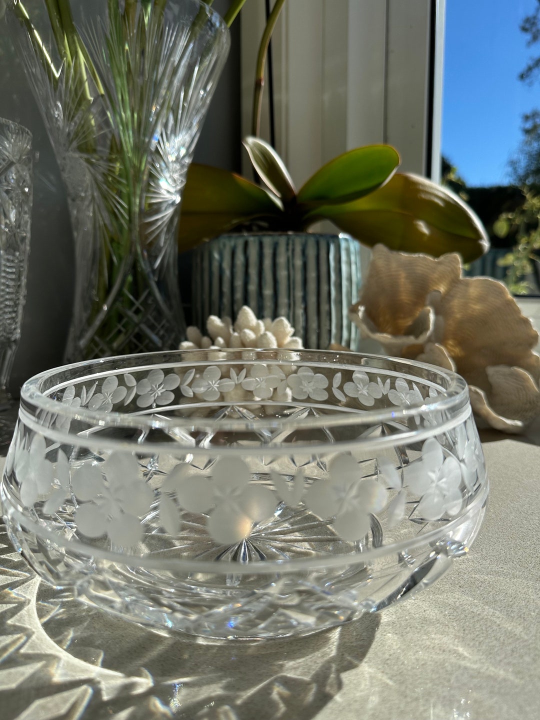 Round Thick Crystal Bowl With Etched Flowers, Cut Glass Rim With ...