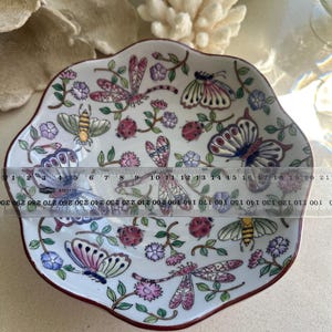 Chinese Pedestal Bowl Exquisite Vintage Chinese Footed Bowl Featuring ...
