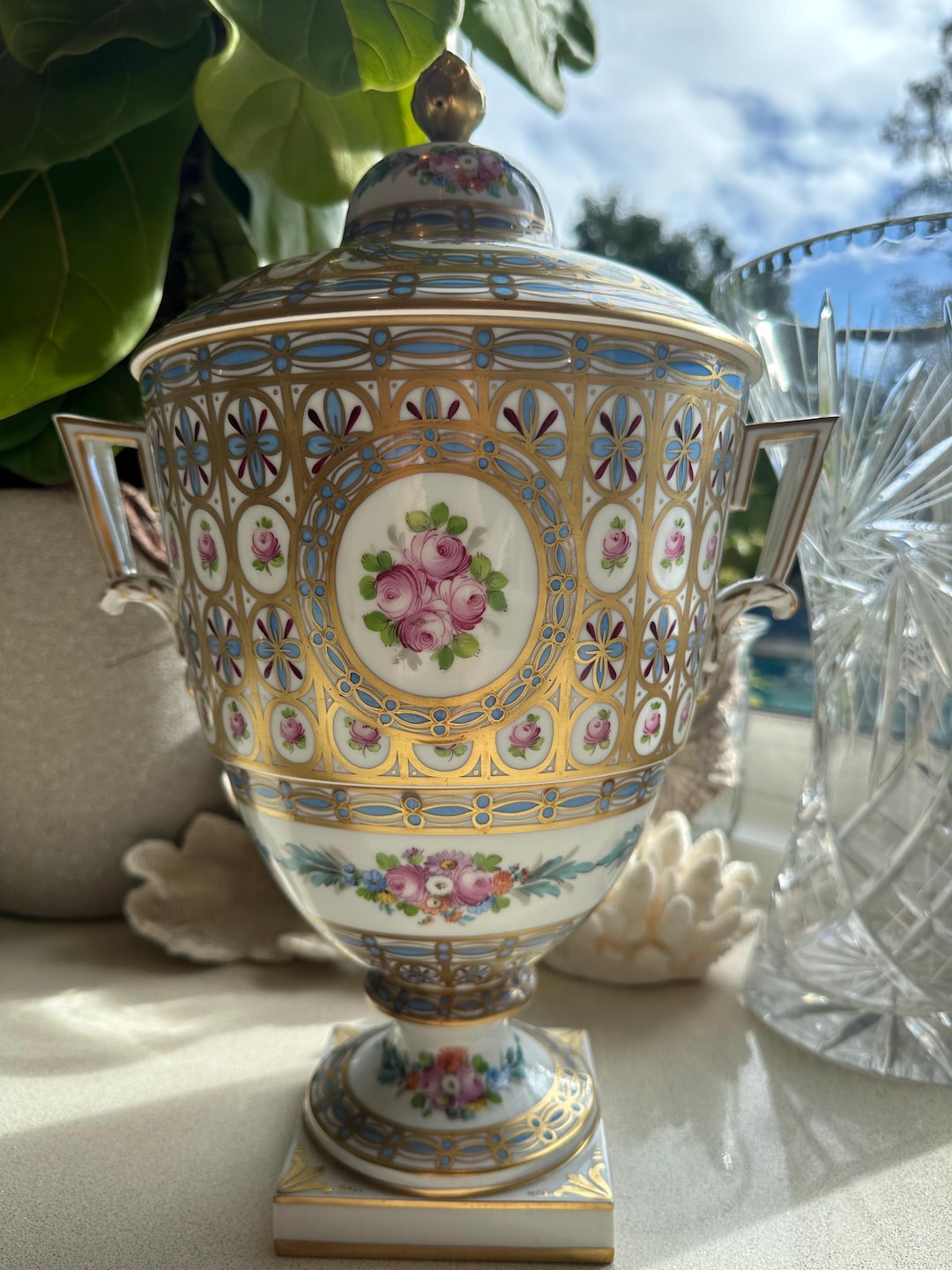 DRESDEN POTICHE Vase Rococo Revival Style - Elaborate Gold, Gilding ...