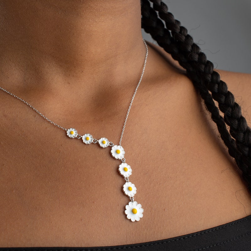 Daisy Necklace - Etsy