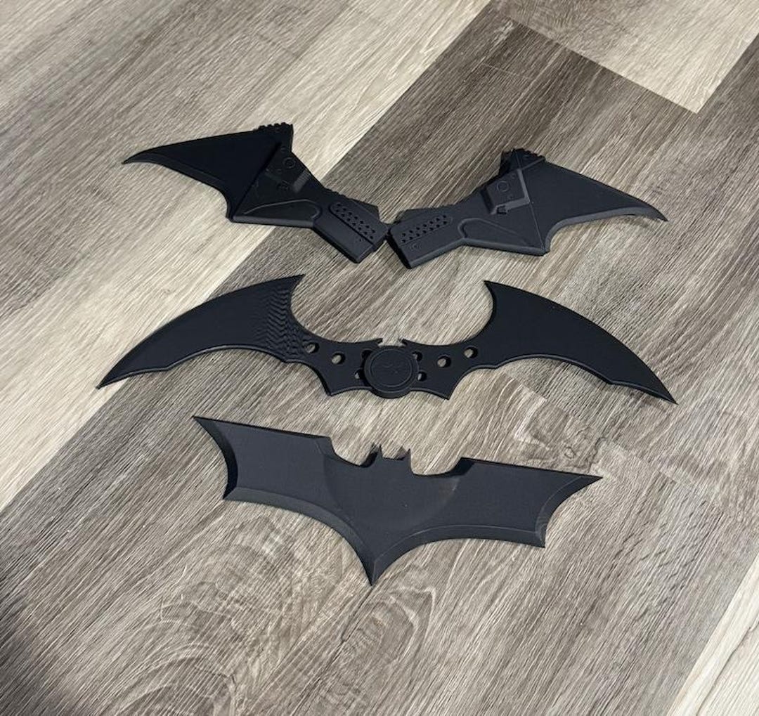 Batman Batarangs, Robert Pattinson Batarang, Christian Bale Batarang ...