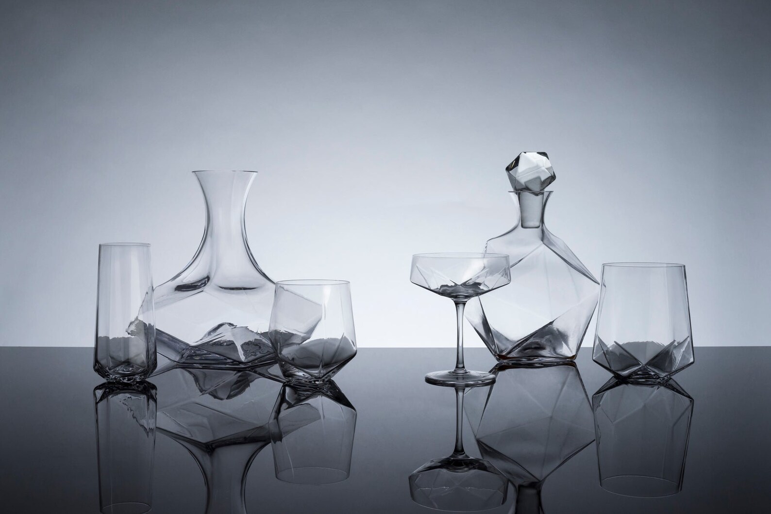 Faceted Crystal Liquor Decanter, 40 OZ Capacity Decanter With Fancy ...