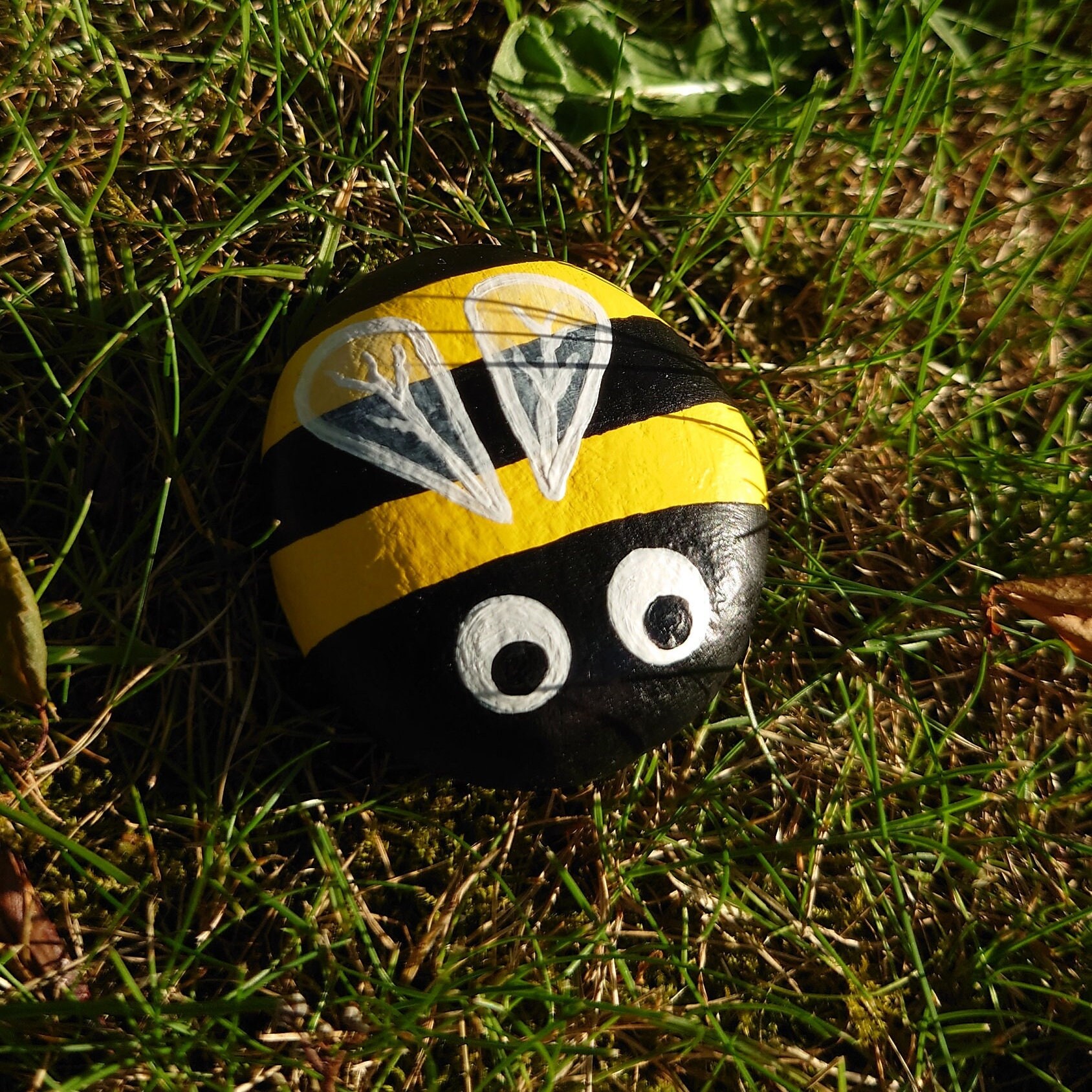 Bumblebee Pebble - Bee Pebble - Pebble Gift - Insect Pebble - Gift for ...