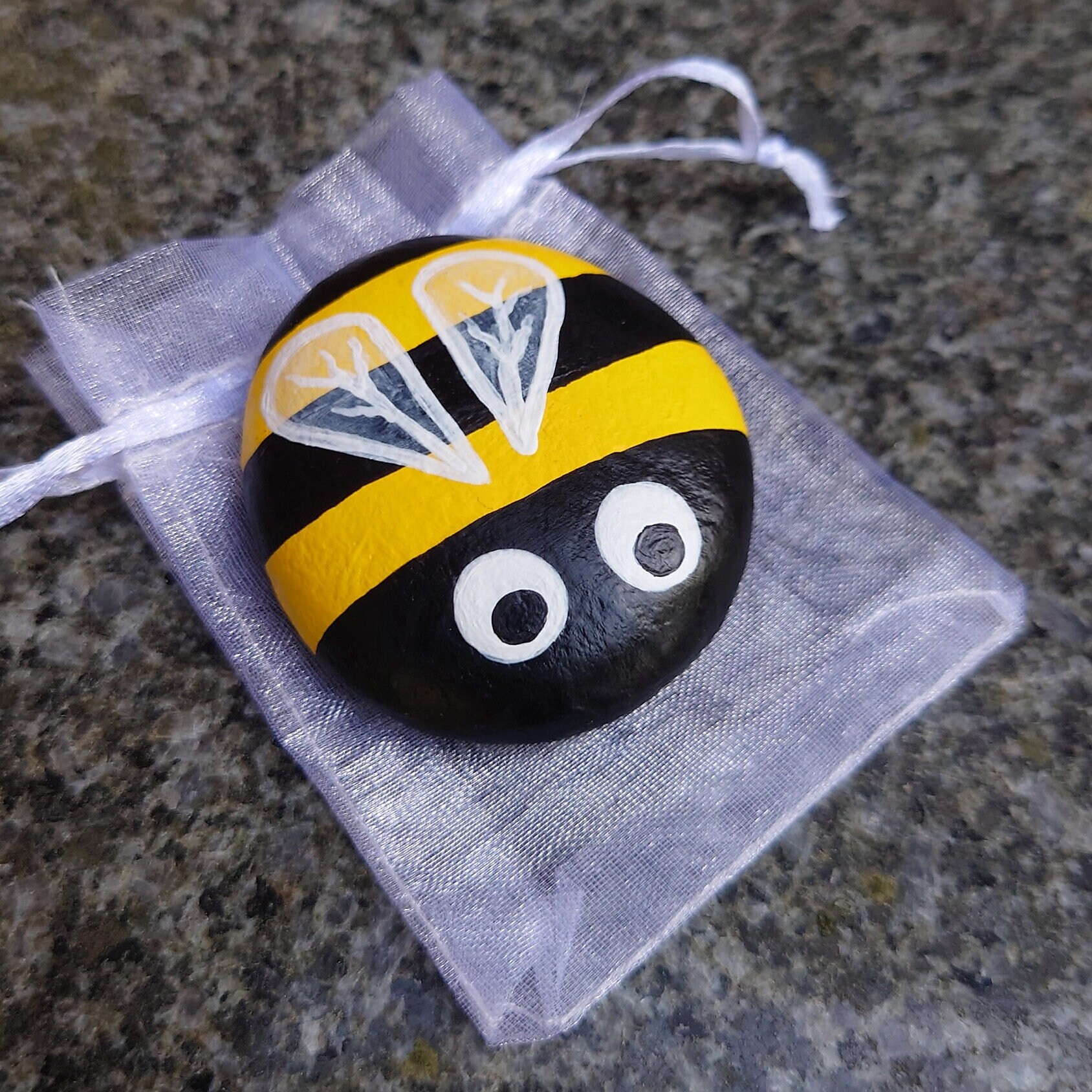 Bumblebee Pebble - Bee Pebble - Pebble Gift - Insect Pebble - Gift for ...