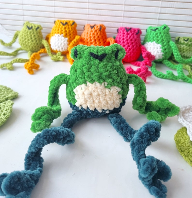 Wiggly Frog | NO SEW Crochet Pattern | Leggy Frog | Frog Plushie ...