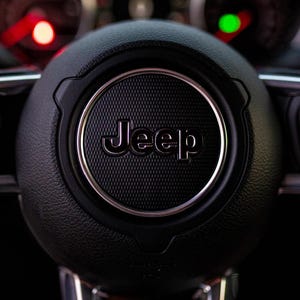 JEEP Steering Wheel Emblem Overlay Decal – Solid Colors - Etsy
