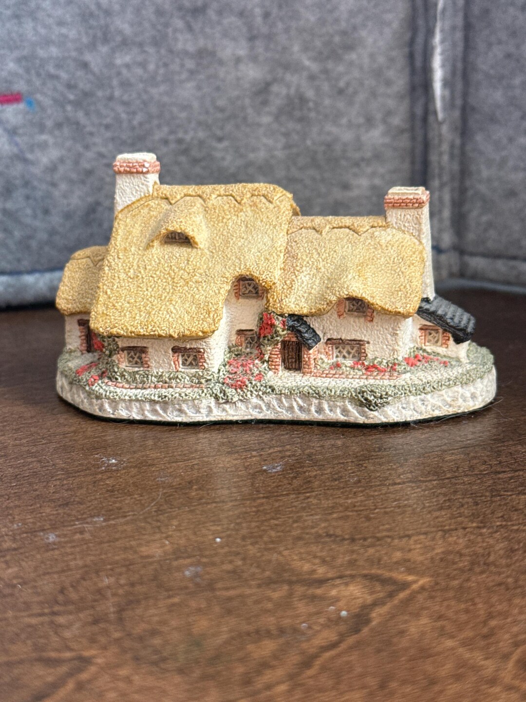 Yeoman's Farm House by David Winter - Etsy