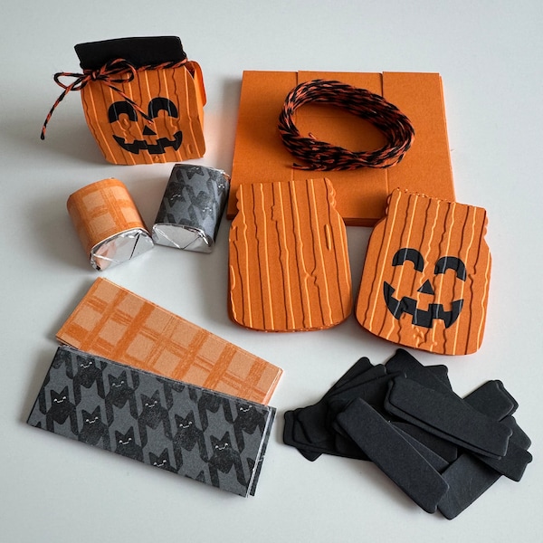 Set of 10 Christmas Santa Suit Treat Pockets, Party Favors, Merry ...