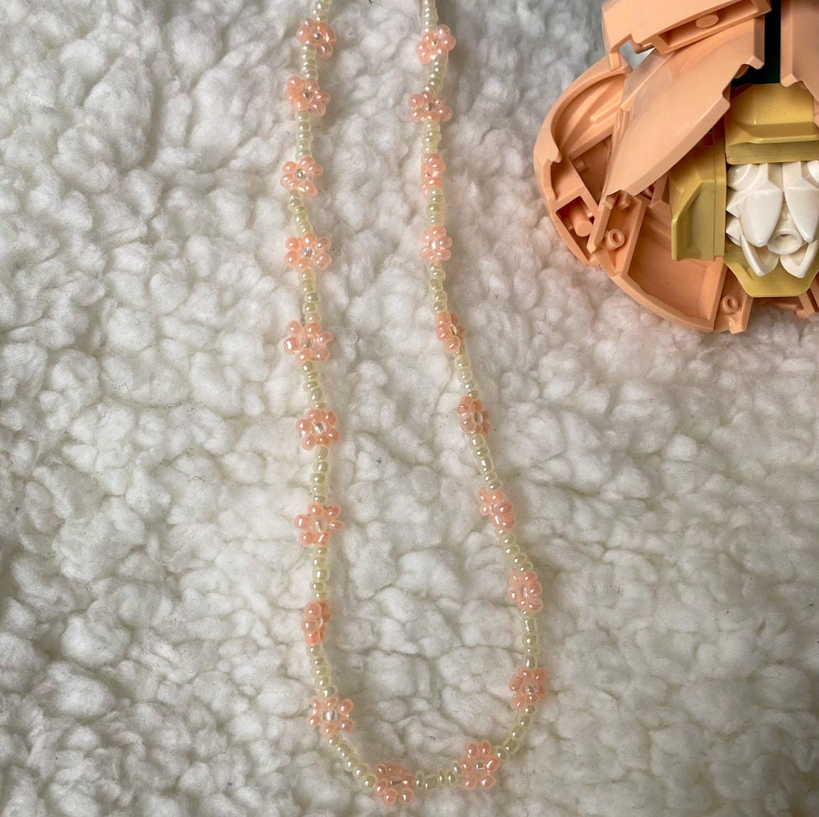 Pink Daisy Beaded Necklace - Etsy