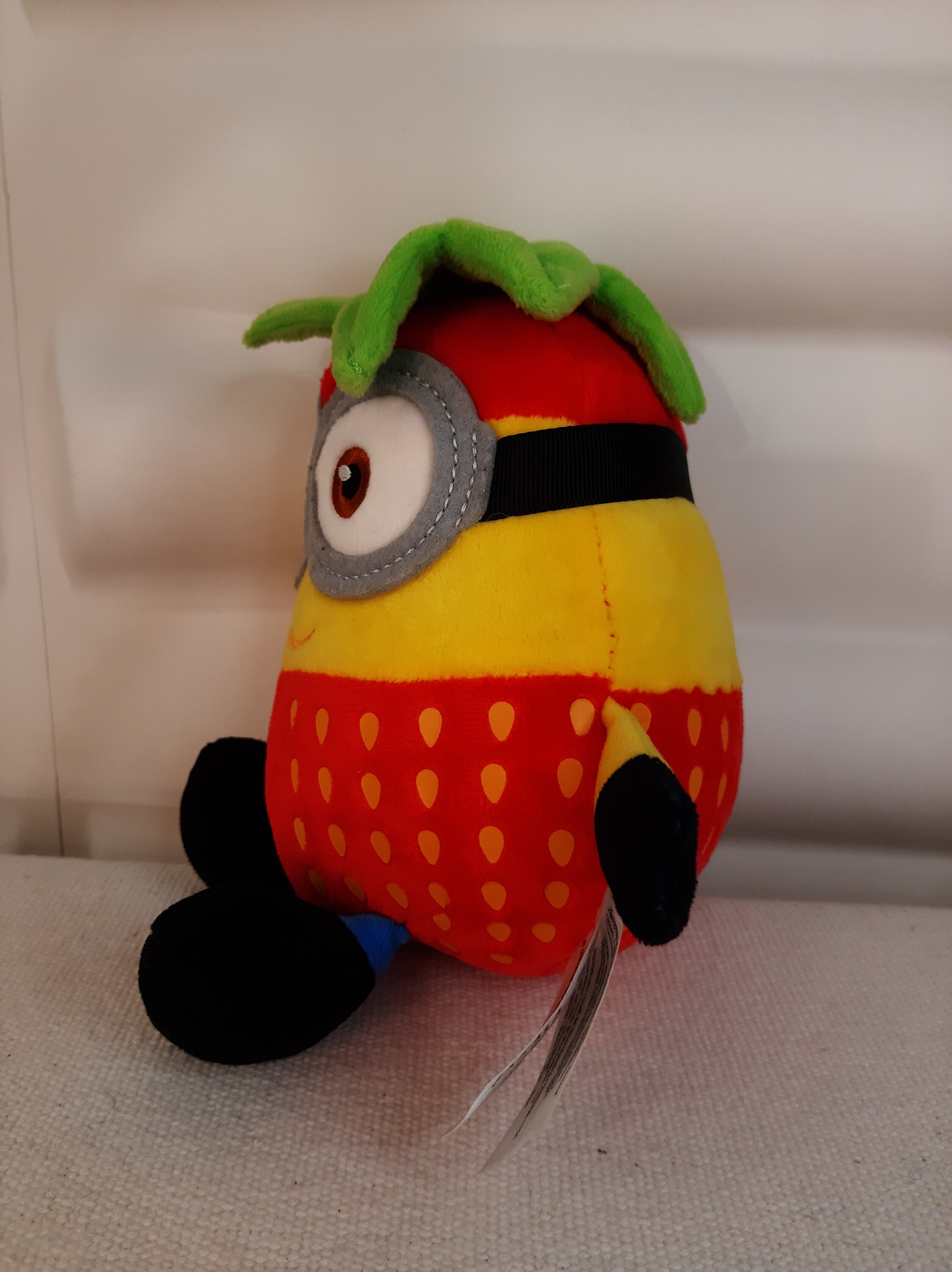 MINIONS, Strawberry Bob, Illumination Presents, Peluche - Etsy MINIONS, Strawberry Bob, Illumination Presents, Peluche - Etsy
