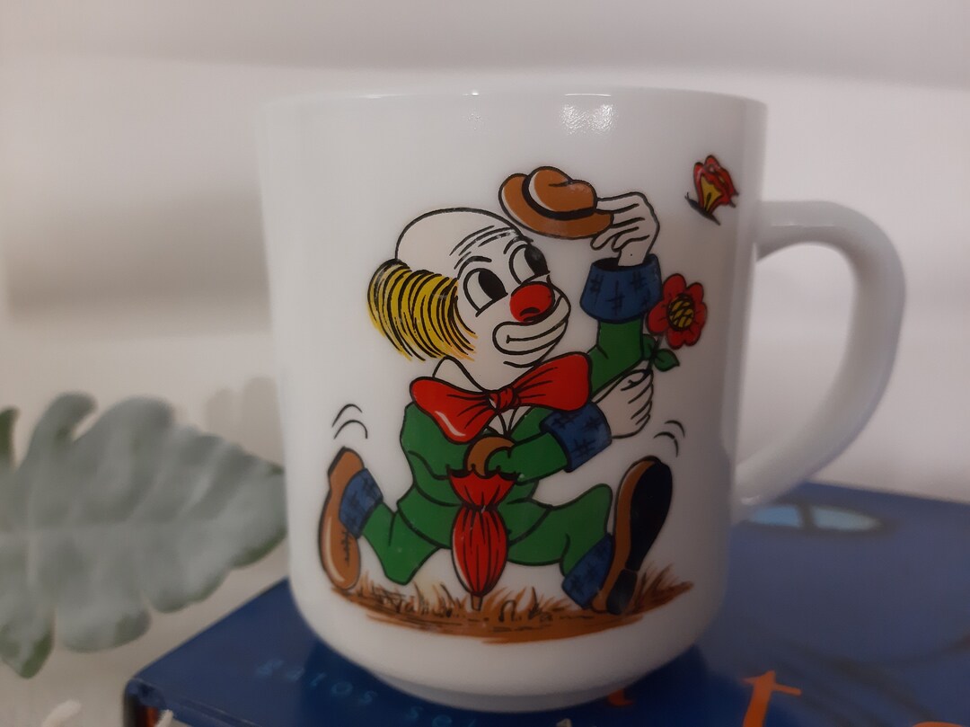 Arcopal Mug, Clown and Butterfly, Milkglass, Vintage - Etsy