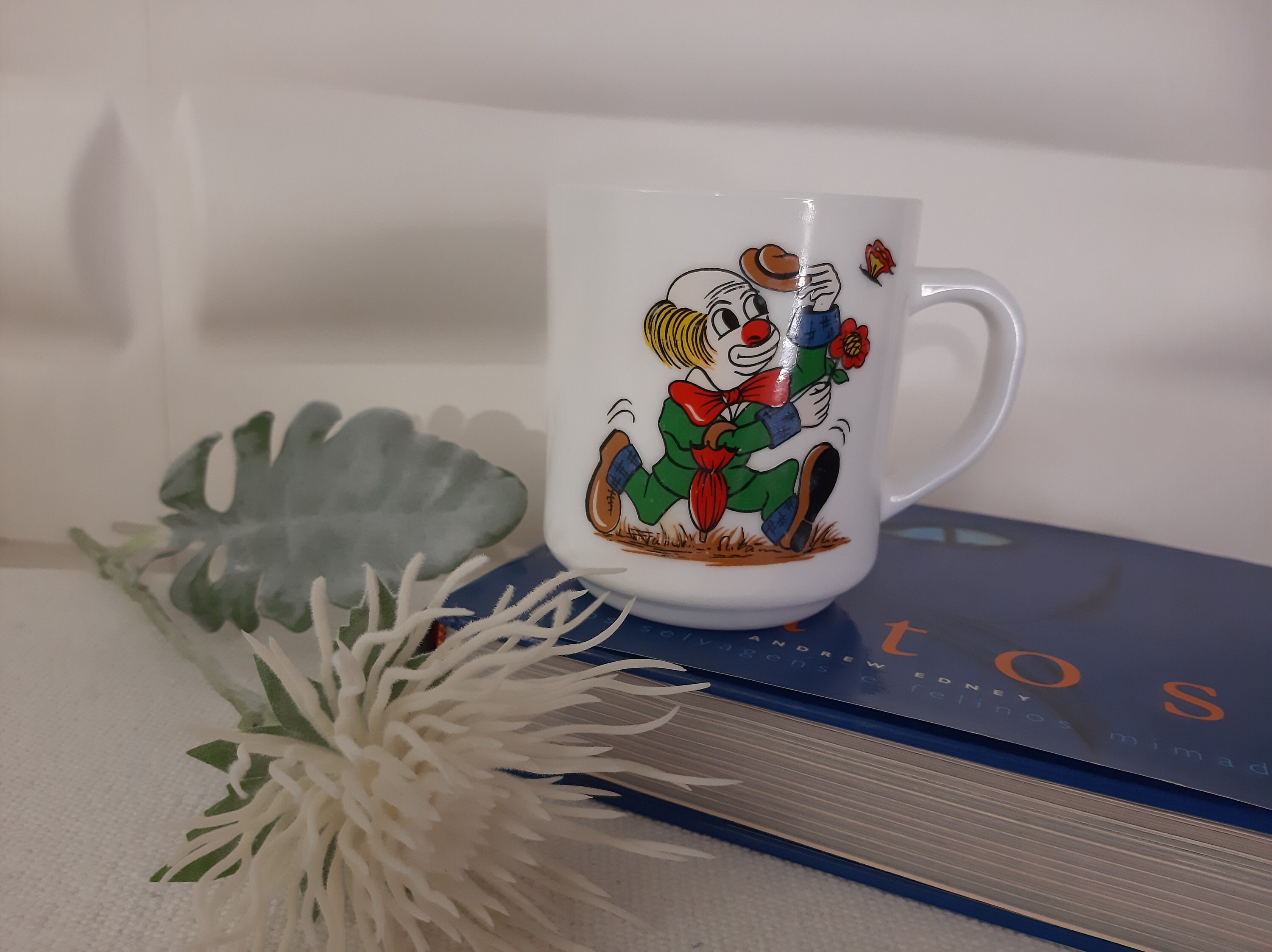 Arcopal Mug, Clown and Butterfly, Milkglass, Vintage - Etsy