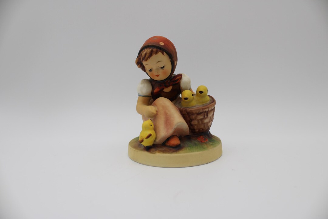 Vintage Goebel Hummel Figurine "chick Girl" TMK5 - Etsy