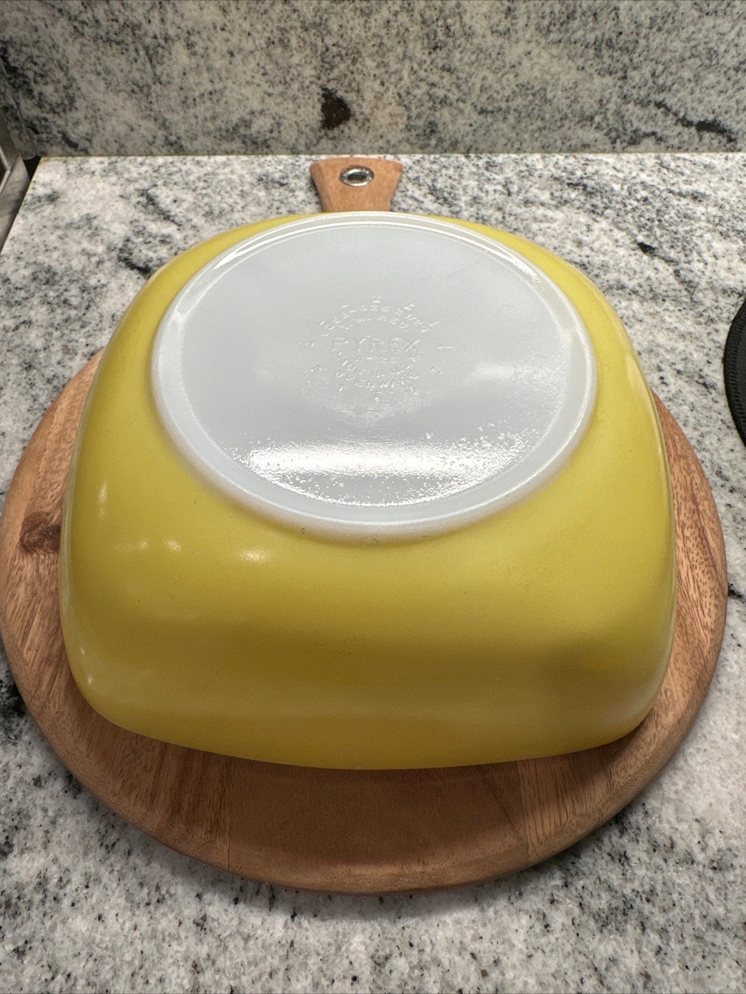 Vintage Pyrex 9 Inch Yellow Square Bowl 2.5qt - Etsy