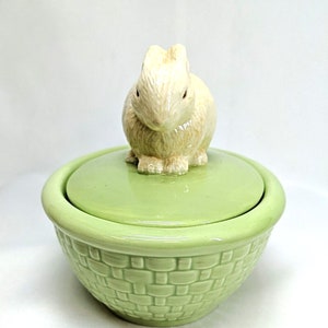 Hallmark Easter Bunny Holiday Dish Green Rabbit Candy Dish Basket Weave ...