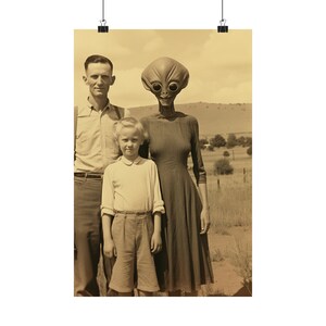 Normal Family Photo Print in 2 Sizes. Alien Lover Gift. Funny ...