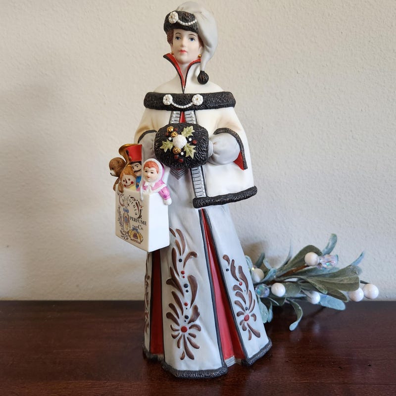 Figurine Mrs Albee - Etsy
