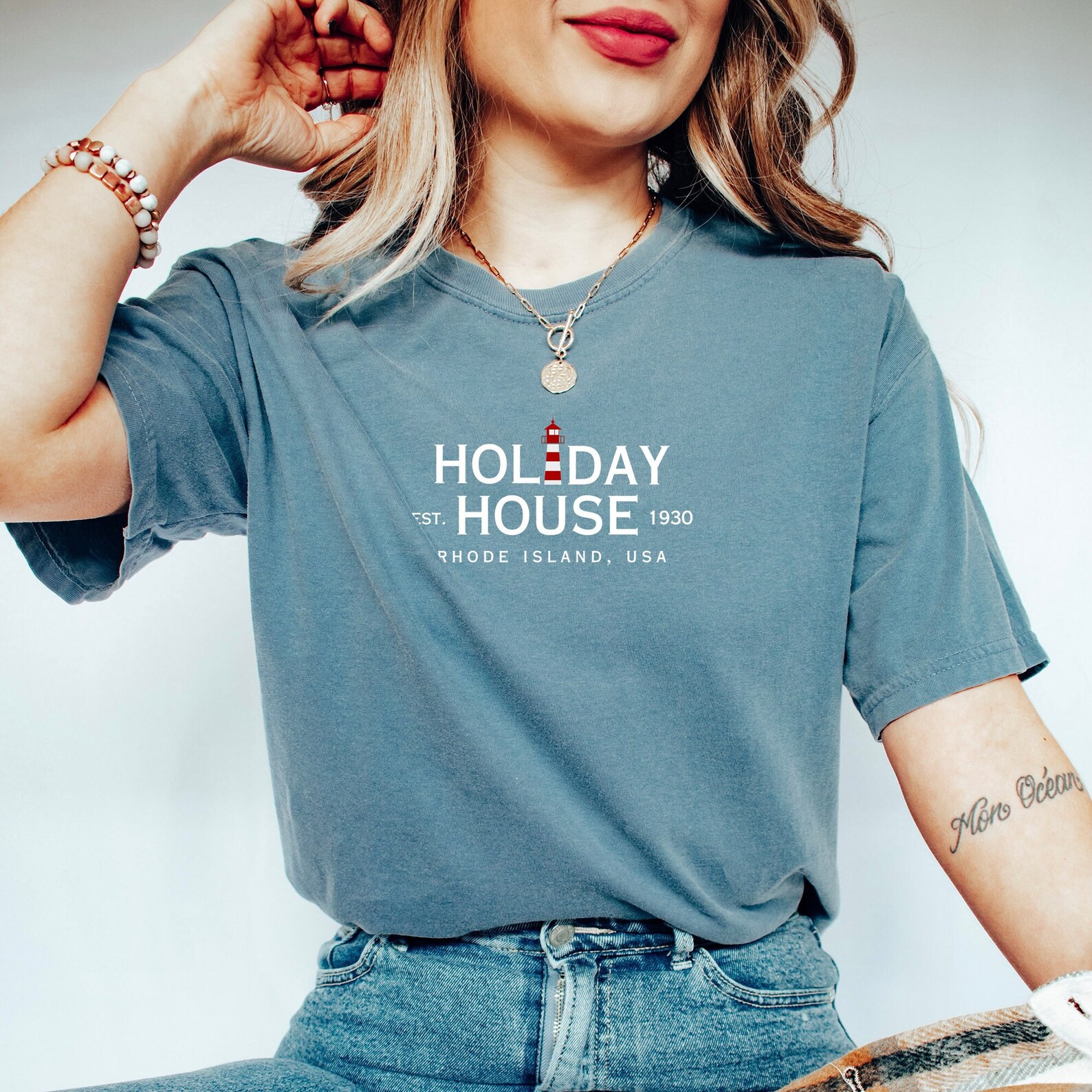 Holiday House T-shirt Rhode Island T-shirt the Last Great American ...