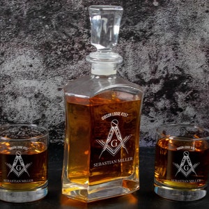 Freemason Personalized Whiskey Decanter Engraved and 4 Glasses in a ...