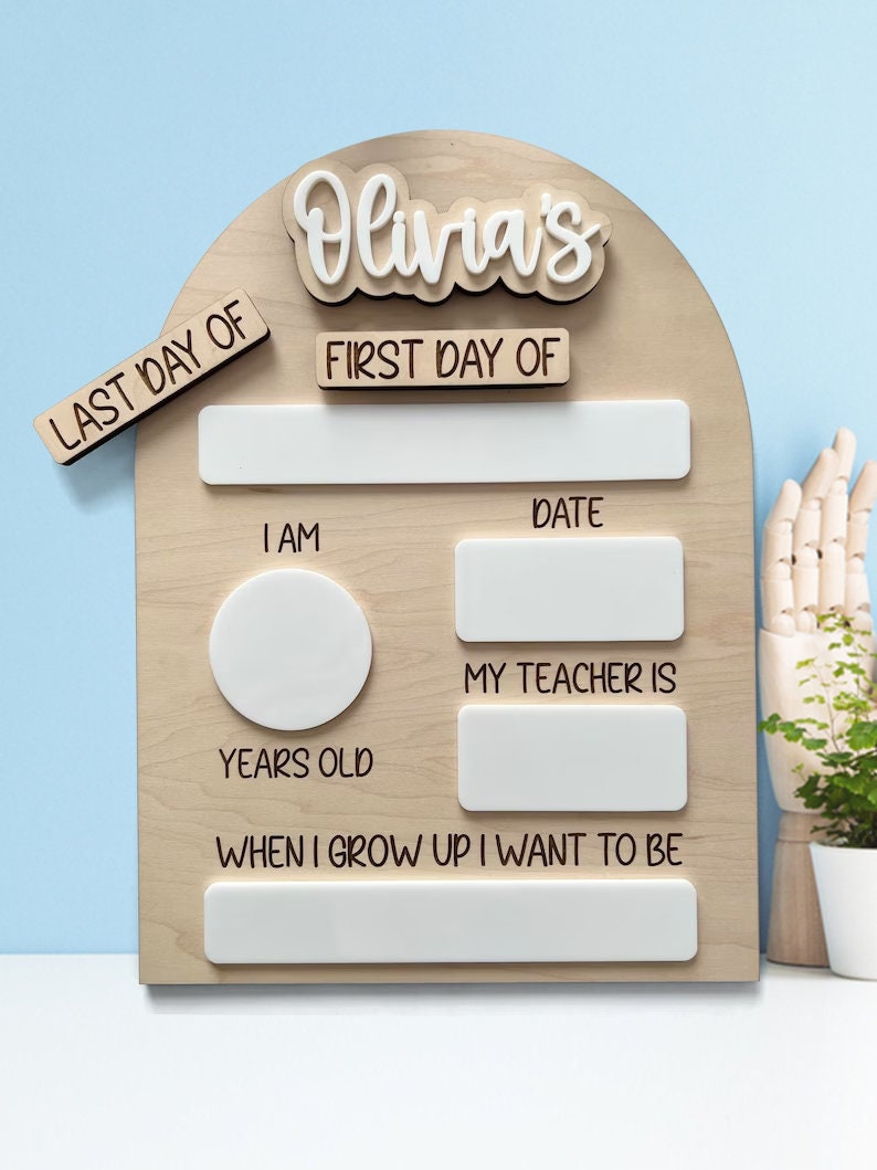 Custom First & Last Day School Sign: Wooden Photo Prop - Etsy