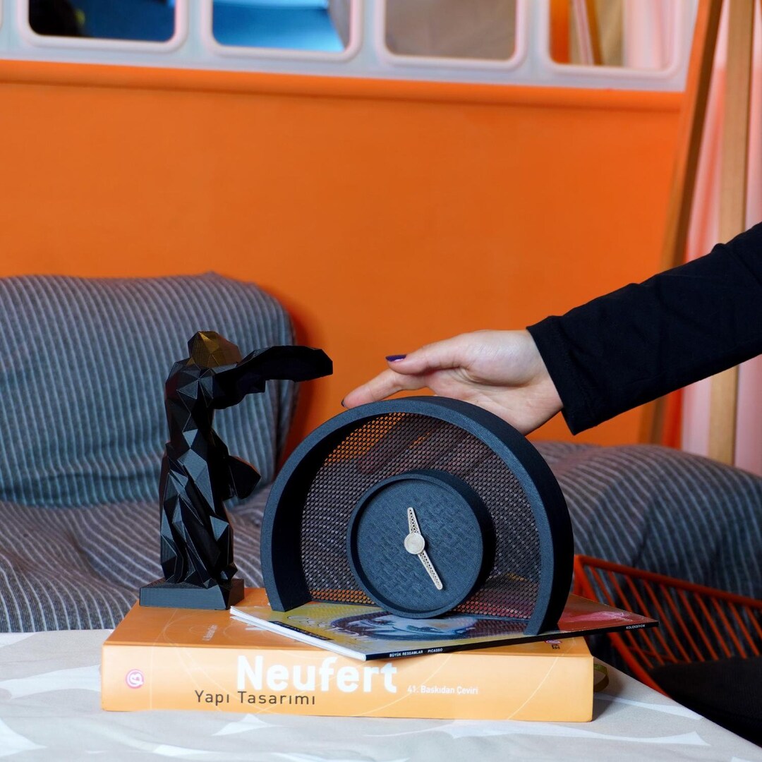 Retro Style Desk Clock Unique Design Silent Table Clock Minimalist ...
