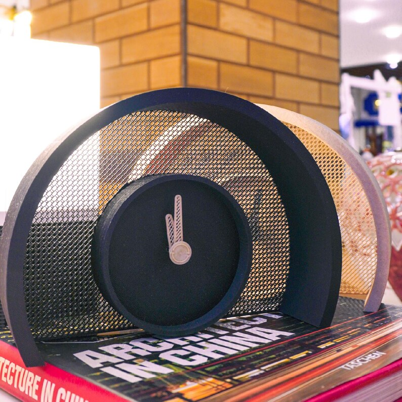 Retro Style Desk Clock Unique Design Silent Table Clock Minimalist ...