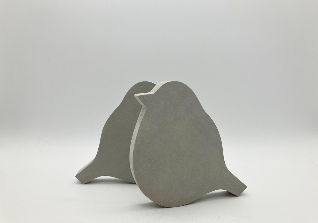 Pic Poc Tiny Bird in Concrete Work to Pose to Decorate a Space Alone or ...