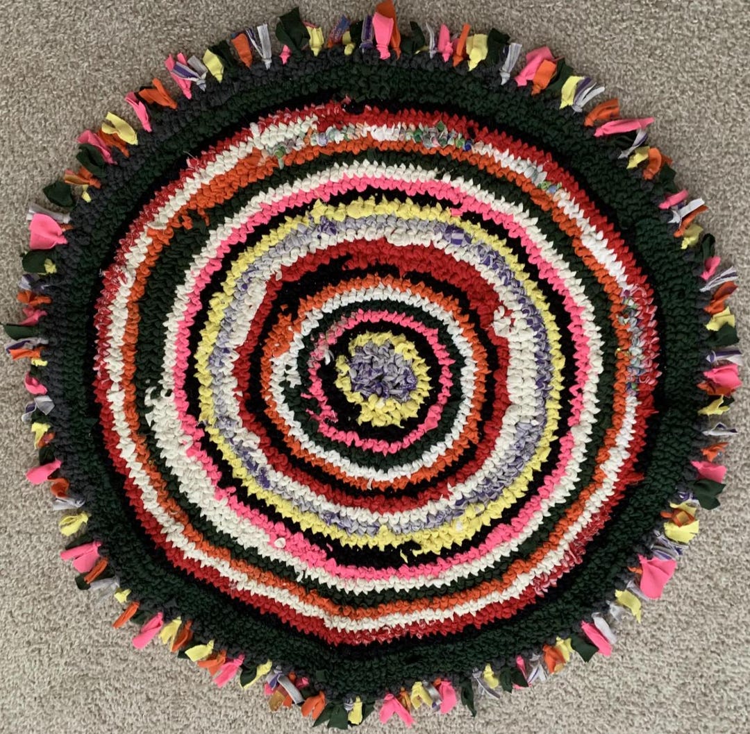 Handcrafted Crocheted Round Rug Unique Boho Chic Mat Echo-friendly Home ...