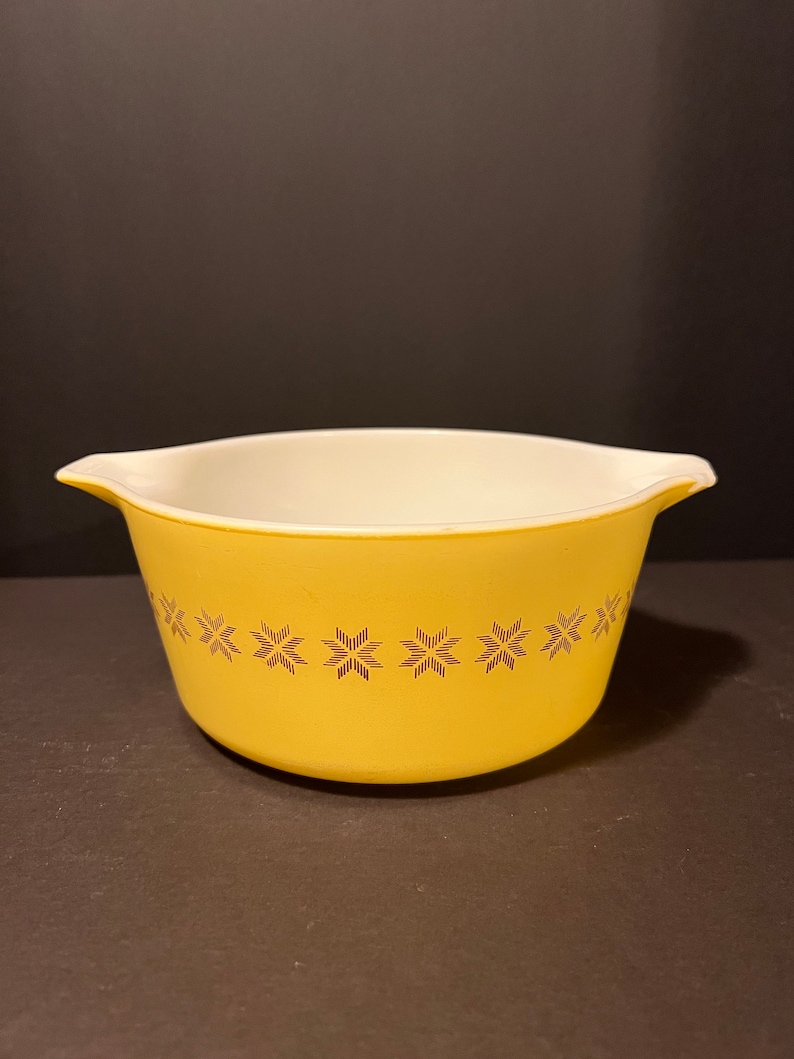 1960's Vintage Pyrex Yellow Snowflake SET - 1.5 Quart #472 and 1 Quart ...