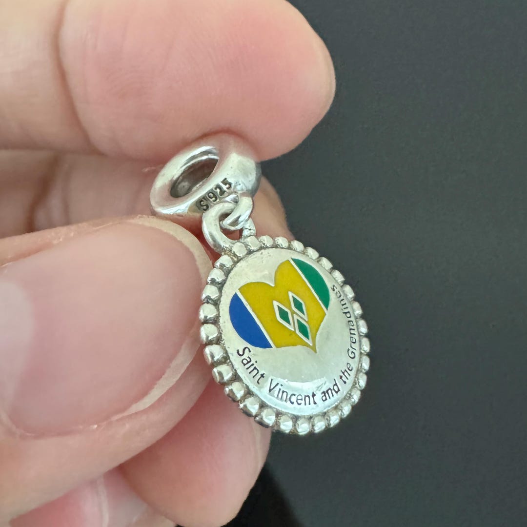 Authentic Pandora Charm |pandora Saint Vincent and the Grenadines Flag ...
