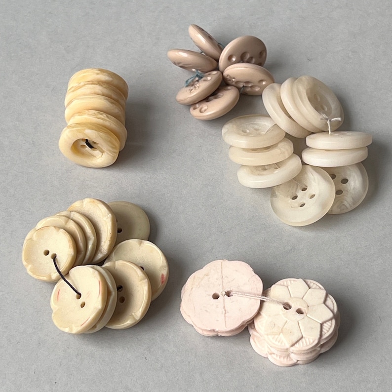 Vintage Retro 50s 60s Assorted off White Beige Taupe Buttons Set of 37 ...
