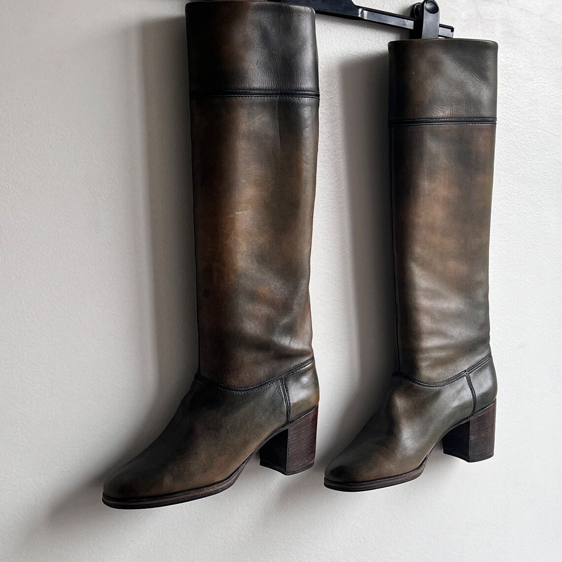 Botas vintage raras François Villon Paris femininas, feitas à mão na ...