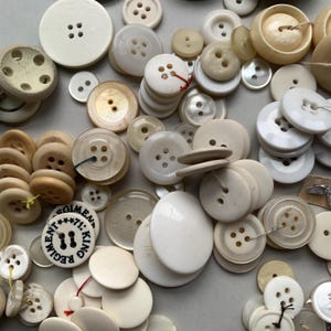 Vintage Assorted Job Lot Beige Sewing Buttons Various Size Style ...