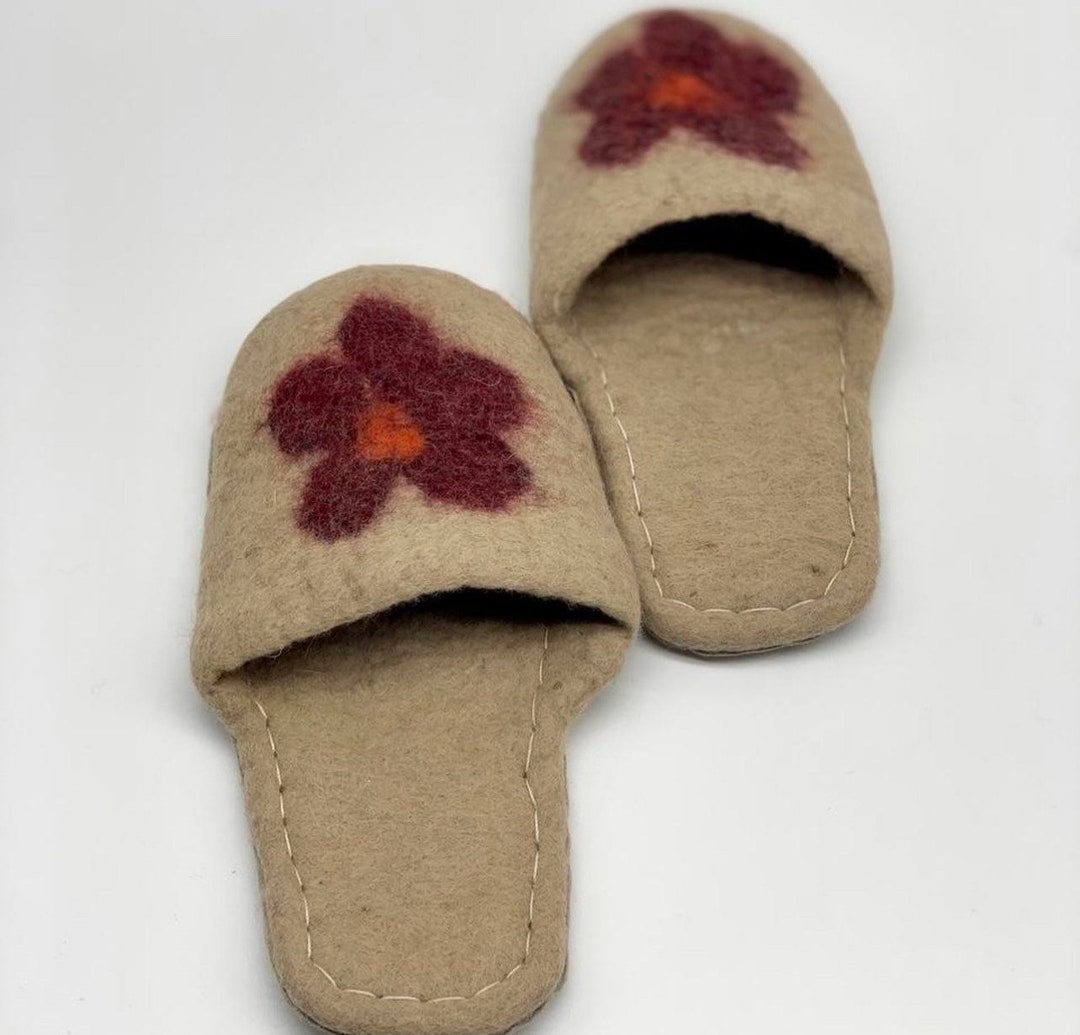 Handmade Wool Felt Slippers, Floral Cozy Indoor Slides - Etsy