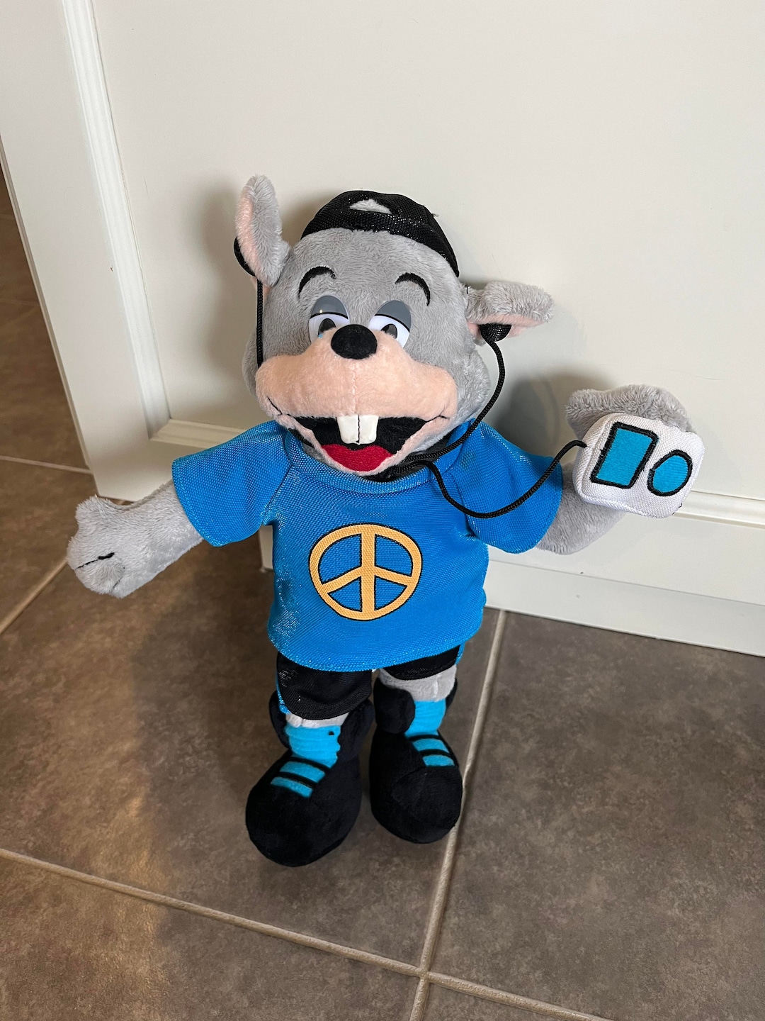 Chuck E Cheese Plush Pizza Time Stuffed Animal Toy Peace Sign - Etsy