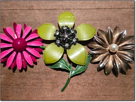 Vintage 1960s Flower Power Set of Three Faux Shaux Gr… - Gem