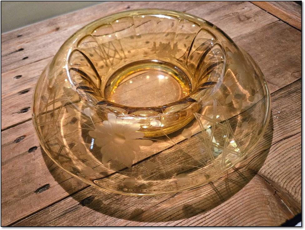 Antique 1930s Amber Etched Daisy Pattern Rolled Edge 12” Depression ...