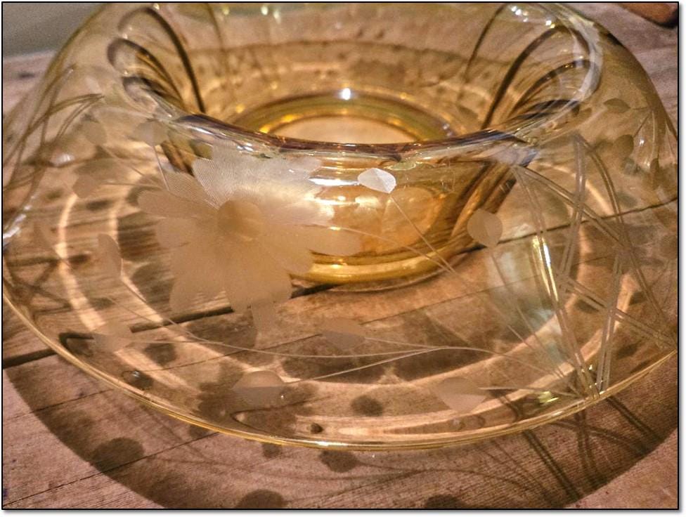 Antique 1930s Amber Etched Daisy Pattern Rolled Edge 12” Depression ...
