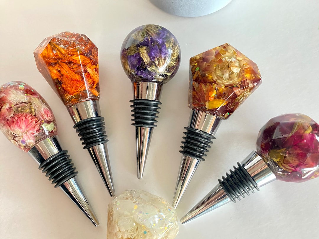 Handmade Resin Wine Stopper: Dried Flowers, Rose Bud, Forget-me-not - Etsy