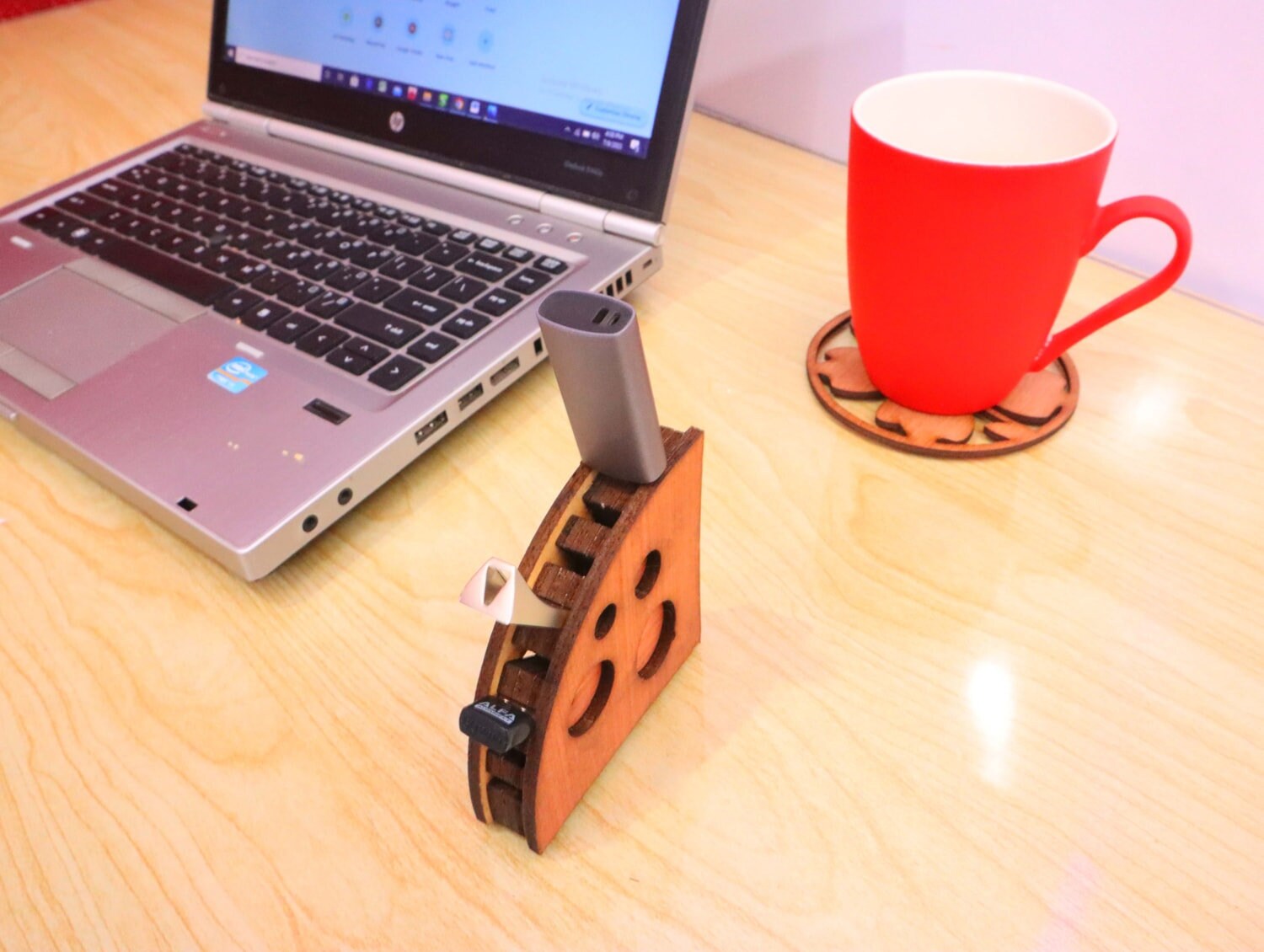 Laser Cut USB Flash Drive Stand Vector Svg Template Glowforge Diy USB ...