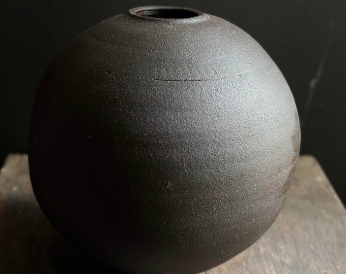 Minimalist Black Round Ceramic Moon Jar Vase - Etsy