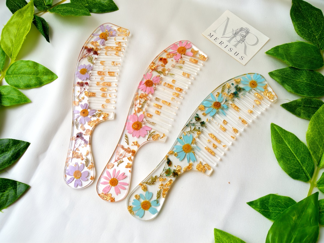 Pressed Daisy Flowers Resin Comb, Custom Floral Hair Accessory, Wide ...