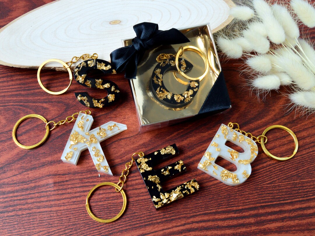 Custom Resin Keychain Gift Box, Personalized Keepsake, Letter Keychain ...