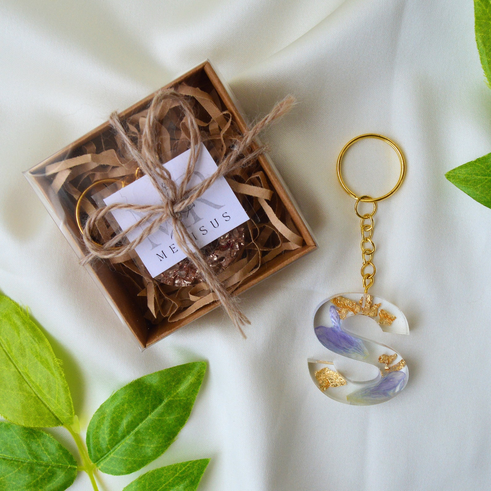 Personalized Resin Flowers Letter Keychain, Inital Keyring, Dried ...